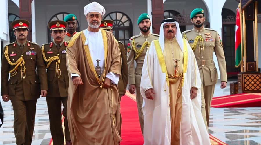 His Majesty the Sultan Arrives in Bahrain - Arabian Daily News