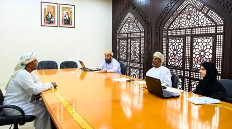 Ministry of Labor conducts personal interviews for Omani job seekers in ...