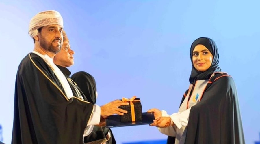 UTAS Al Musannah celebrates graduation of 557 students - Arabian Daily News