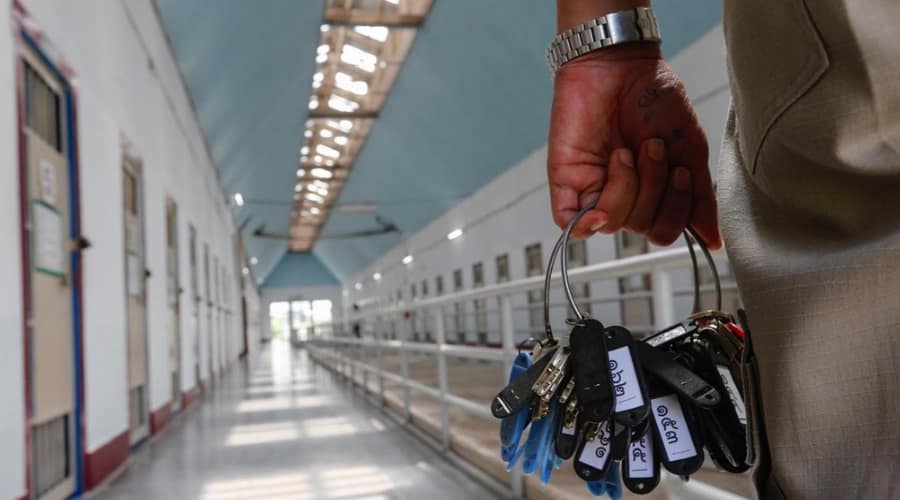 Oman: 319 prisoners released under ‘Fak Kurbah’ initiative - Arabian ...