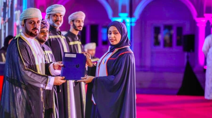 UTAS Shinas celebrates graduation of 403 students - Arabian Daily News