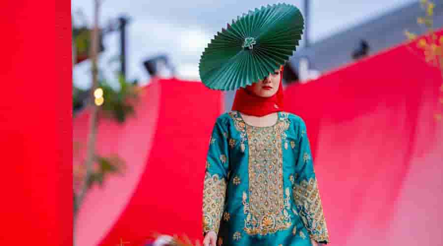 Traditional Omani Fashion with a Modern Twist Impresses Expo 2025 ...